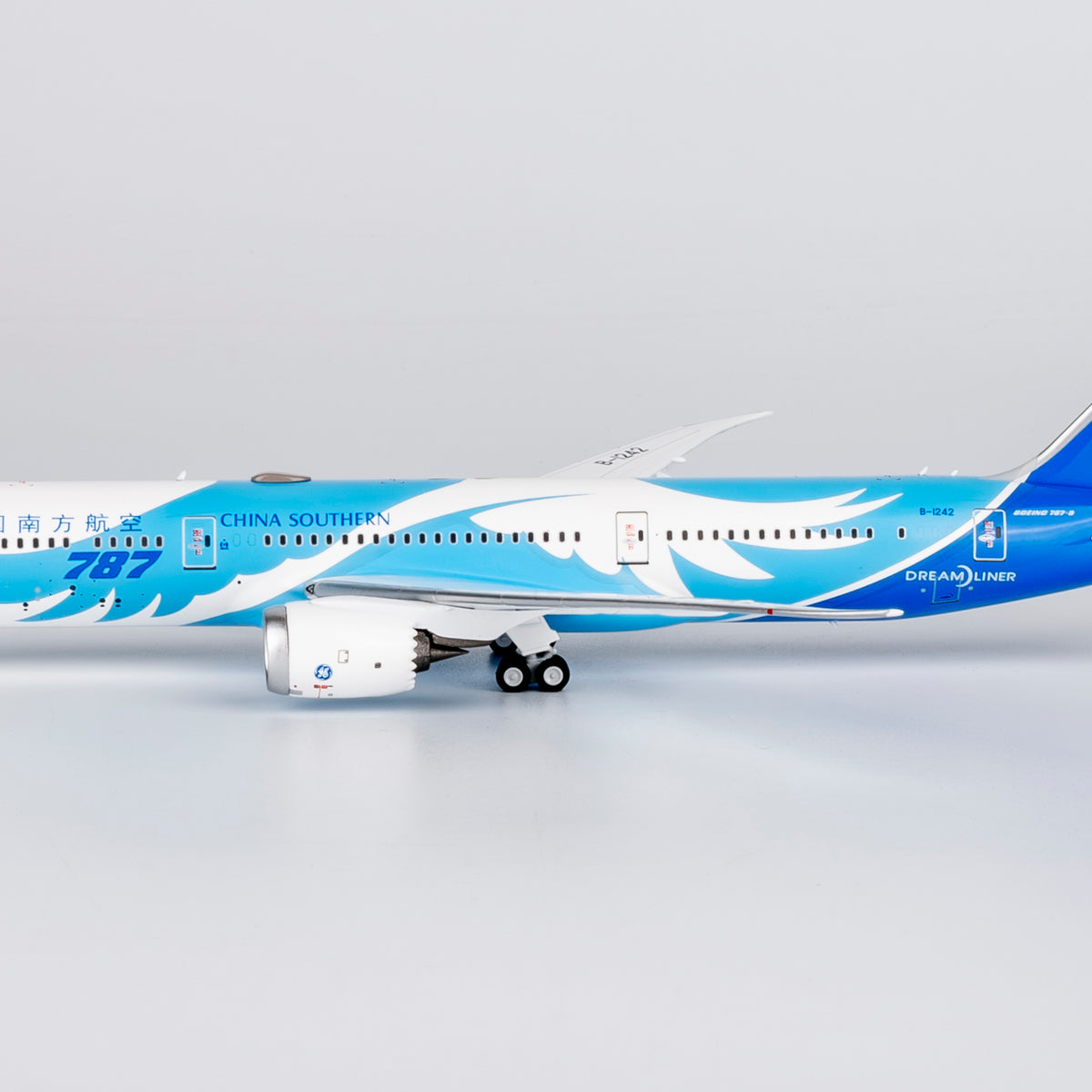 NG Models China Southern Airlines the 1st 787-9 introduced by CZ Boein ...