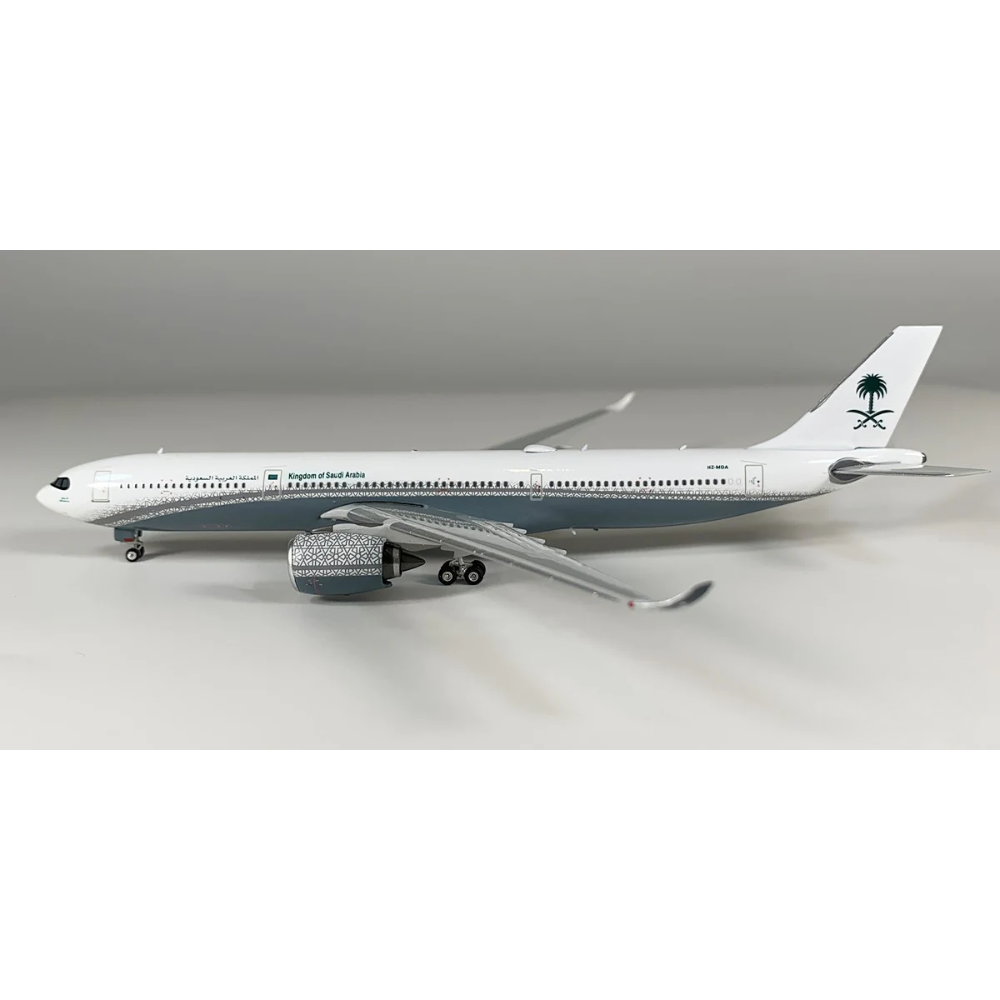 Phoenix Desert Wings Aviation Airbus A330-900neo HZ-MDA 1/400 Scale ...