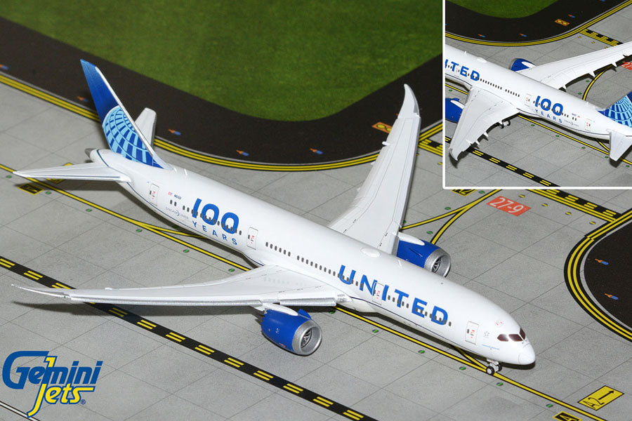 GeminiJets United Airlines Boeing B787-9 N61101 “100 Years” (flaps dow ...